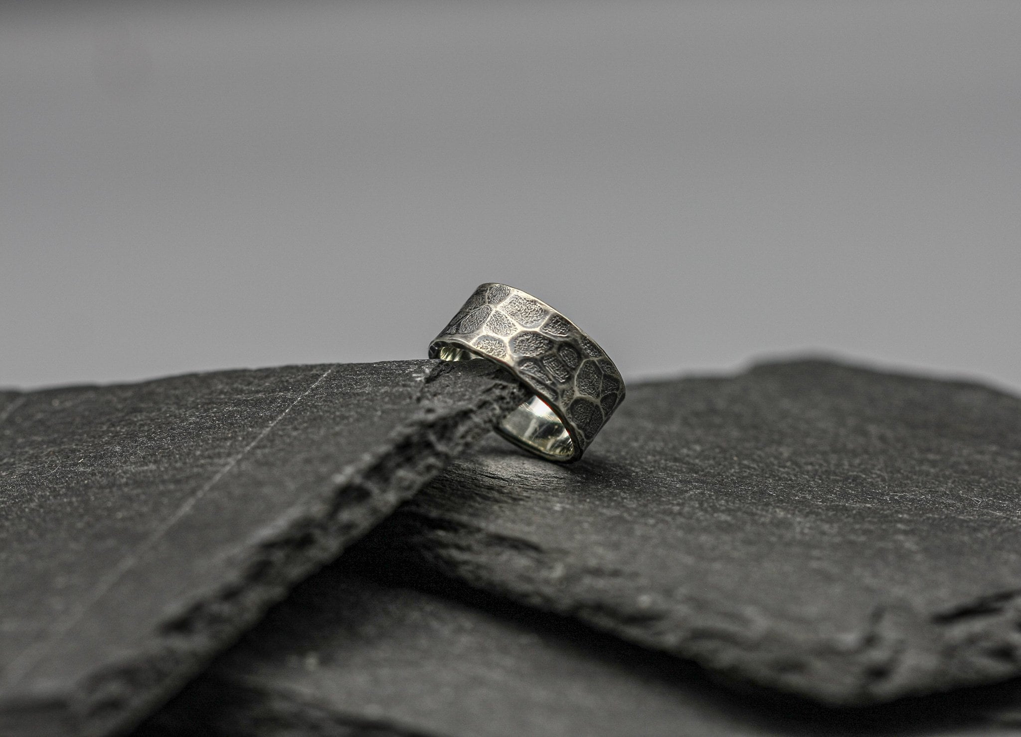 Sterling silver men ring, snake skin band, unique wedding ring ...